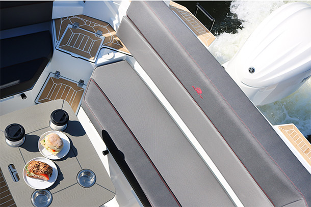 AMT 240 DC - DAYCRUISER - BOAT MODELS - AMT Boats